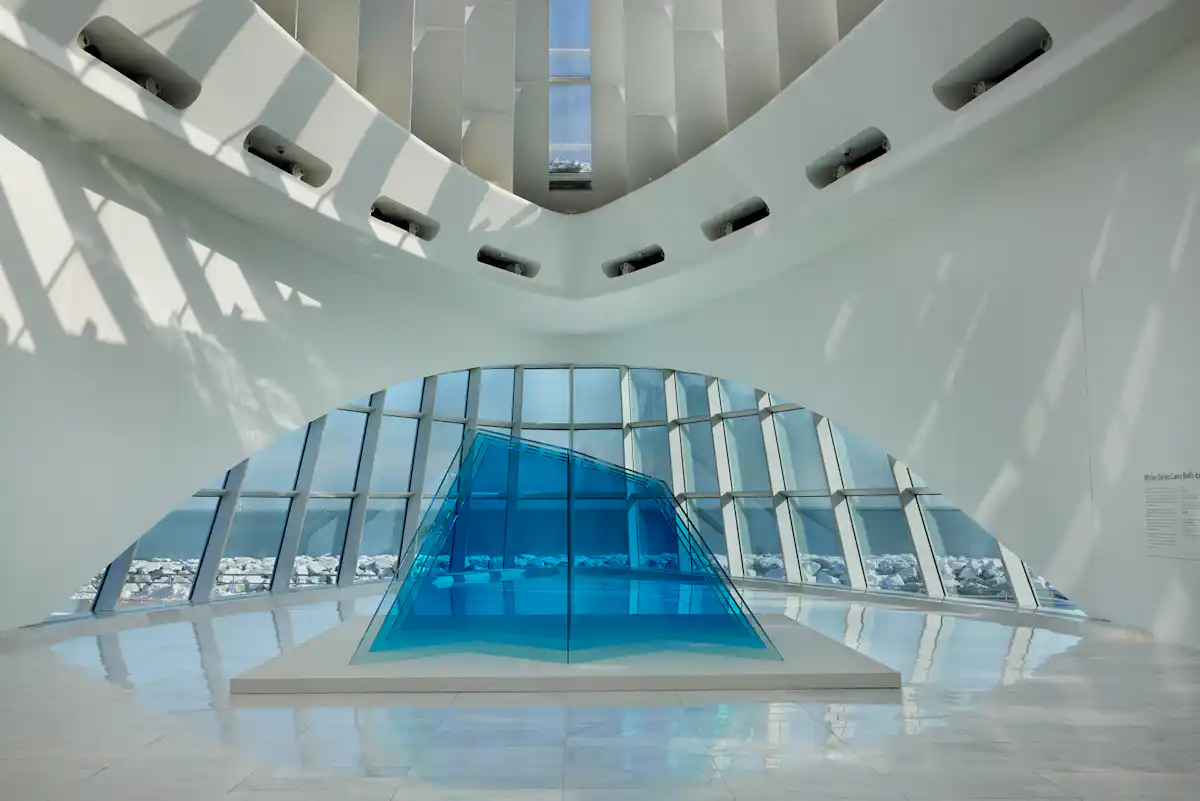 Milwaukee Art Museum | Winter Series: Larry Bell’s Iceberg